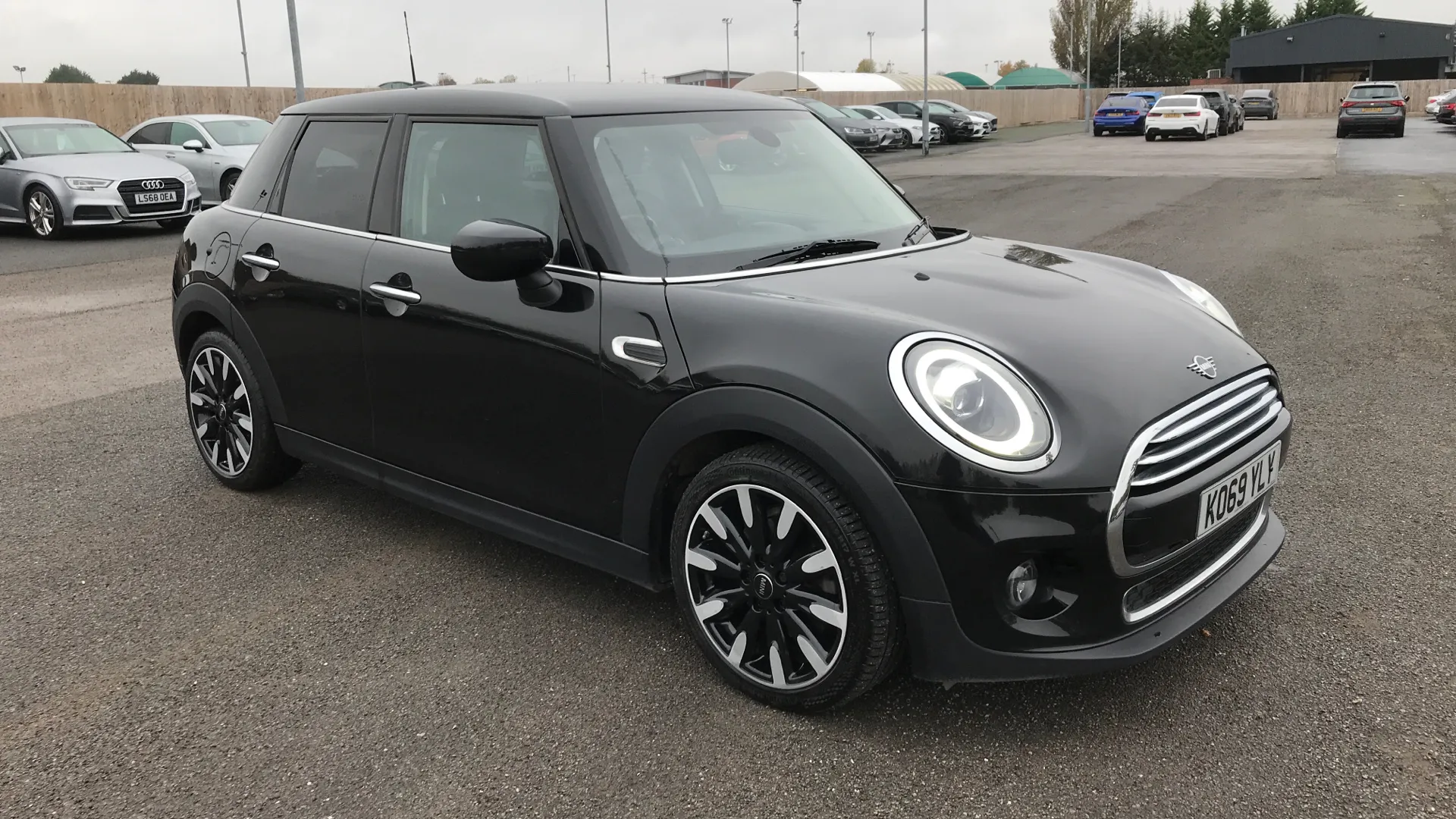 Mini Hatchback 1.5 Cooper Exclusive II [Comfort/Nav Pack]