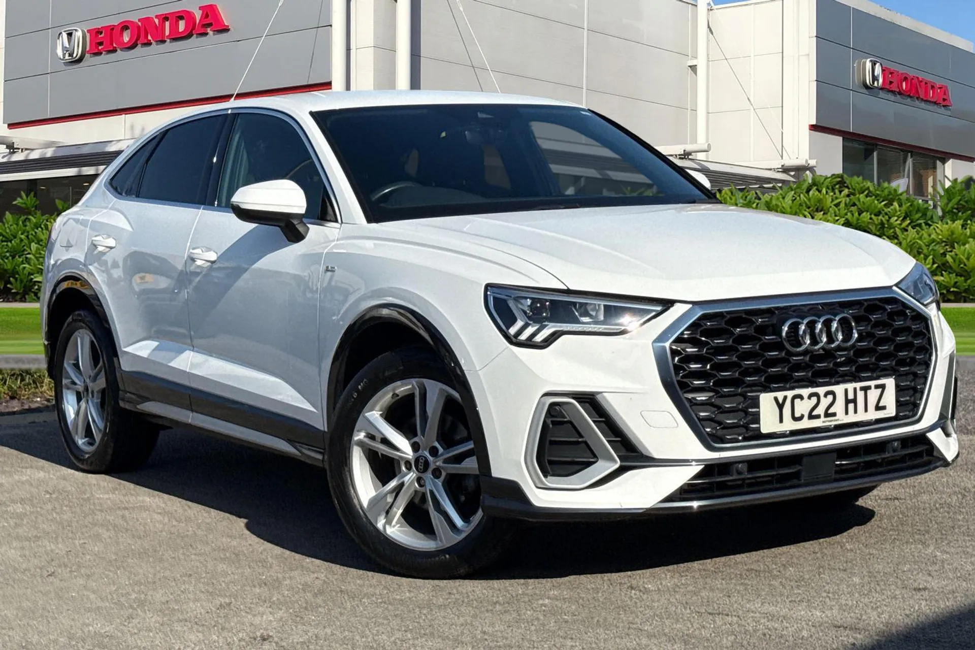 YC22HTZ Audi Q3 1.5 TFSI CoD 35 S line Sportback 5dr Petrol S Tronic ...