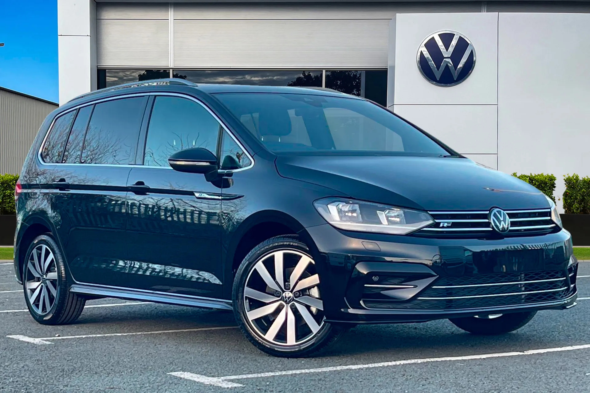 Volkswagen Touran 1.5 TSI EVO R-Line DSG Euro 6 (s/s) 5dr in stock at ...