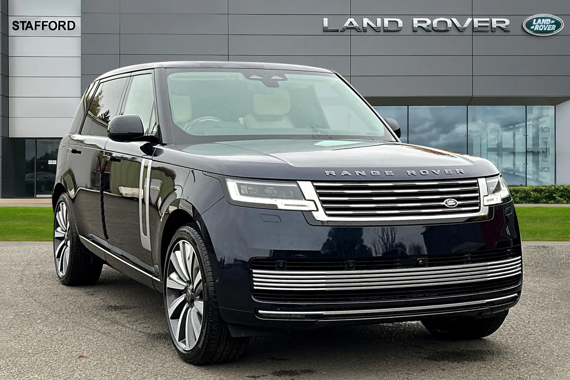 Land Rover Range Rover 4.4 P615 V8 SV Auto 4WD Euro 6 (s/s) 5dr in ...
