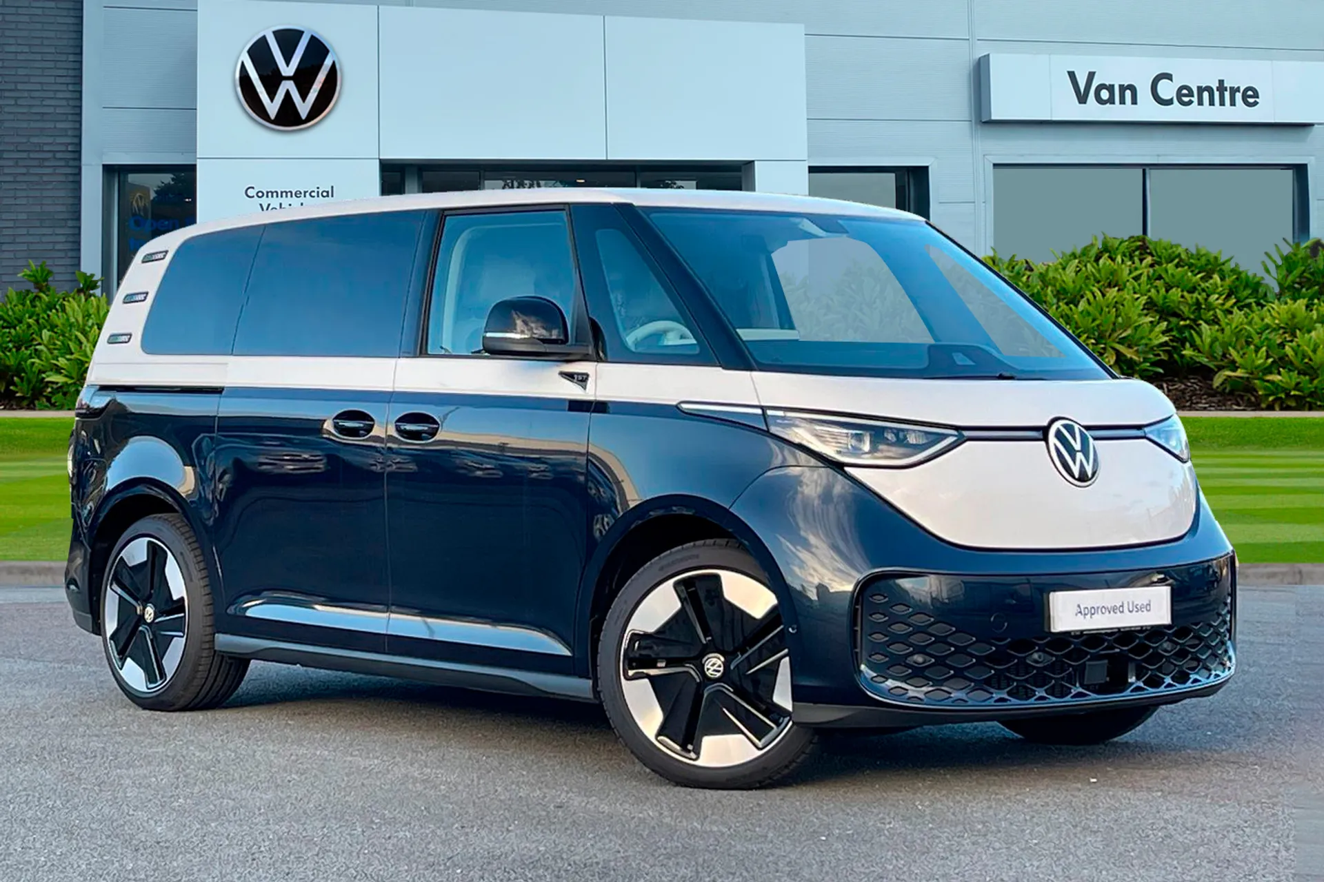 DC24XZH Volkswagen ID. Buzz 1st Edition SWB 204 PS 77 kWh Pro Electric - Comfort Package Plus in ...