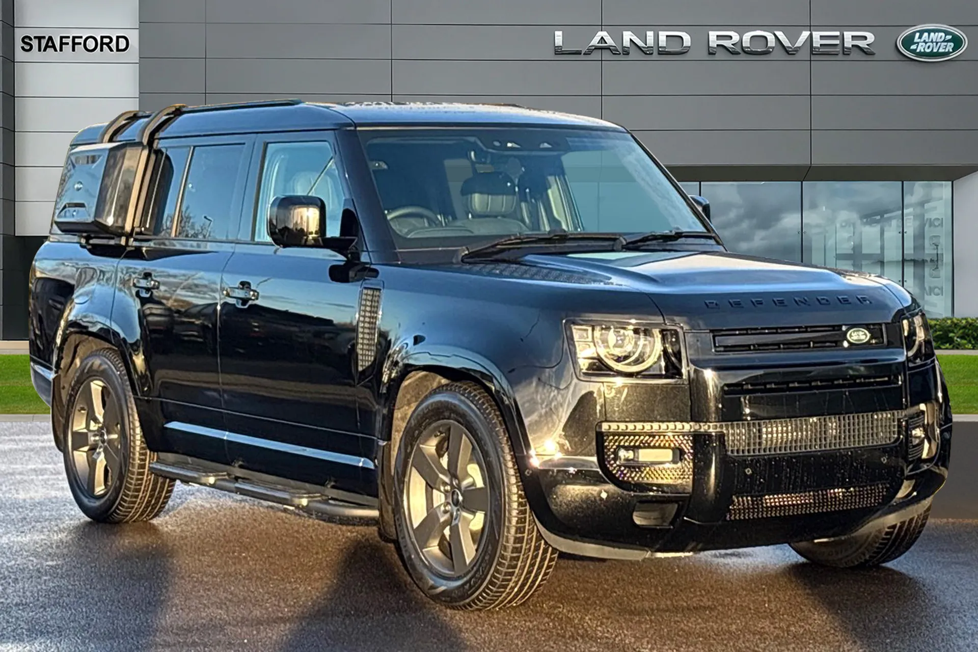 Land Rover Defender 130 3.0 D350 MHEV X-Dynamic HSE Auto 4WD Euro 6 (s ...