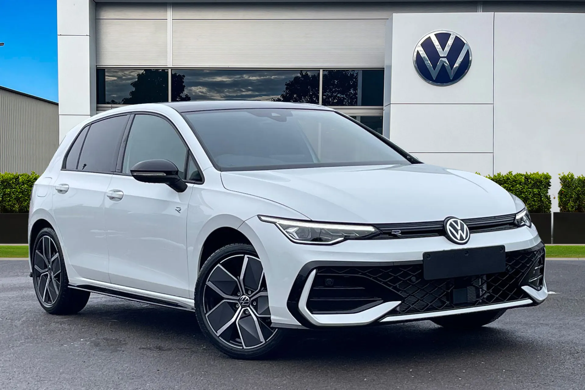 Volkswagen Golf 2.0 TDI R-Line DSG Euro 6 (s/s) 5dr in stock at Wrexham ...