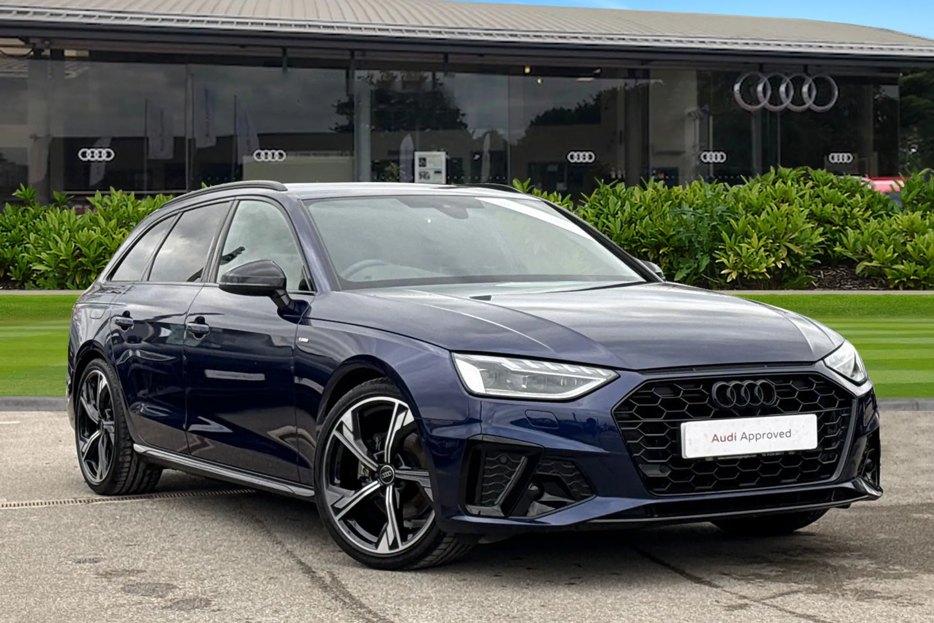 KM24VZW Audi A4 Avant Avant Black Edition 35 TDI 163 PS S tronic in ...