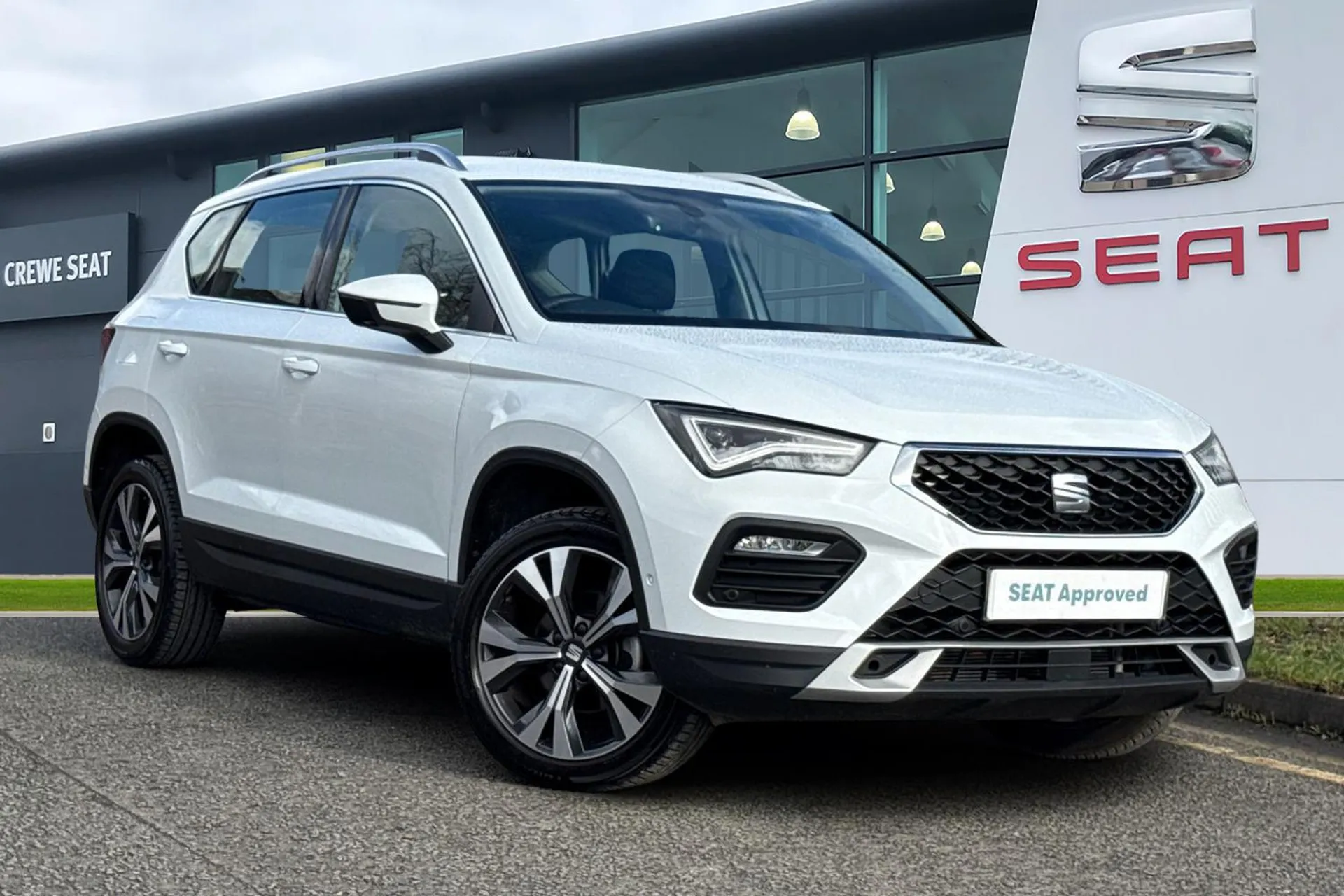 KY24WPP SEAT Ateca SUV 1.5 EcoTSI (150ps) SE DSG in stock at Crewe SEAT
