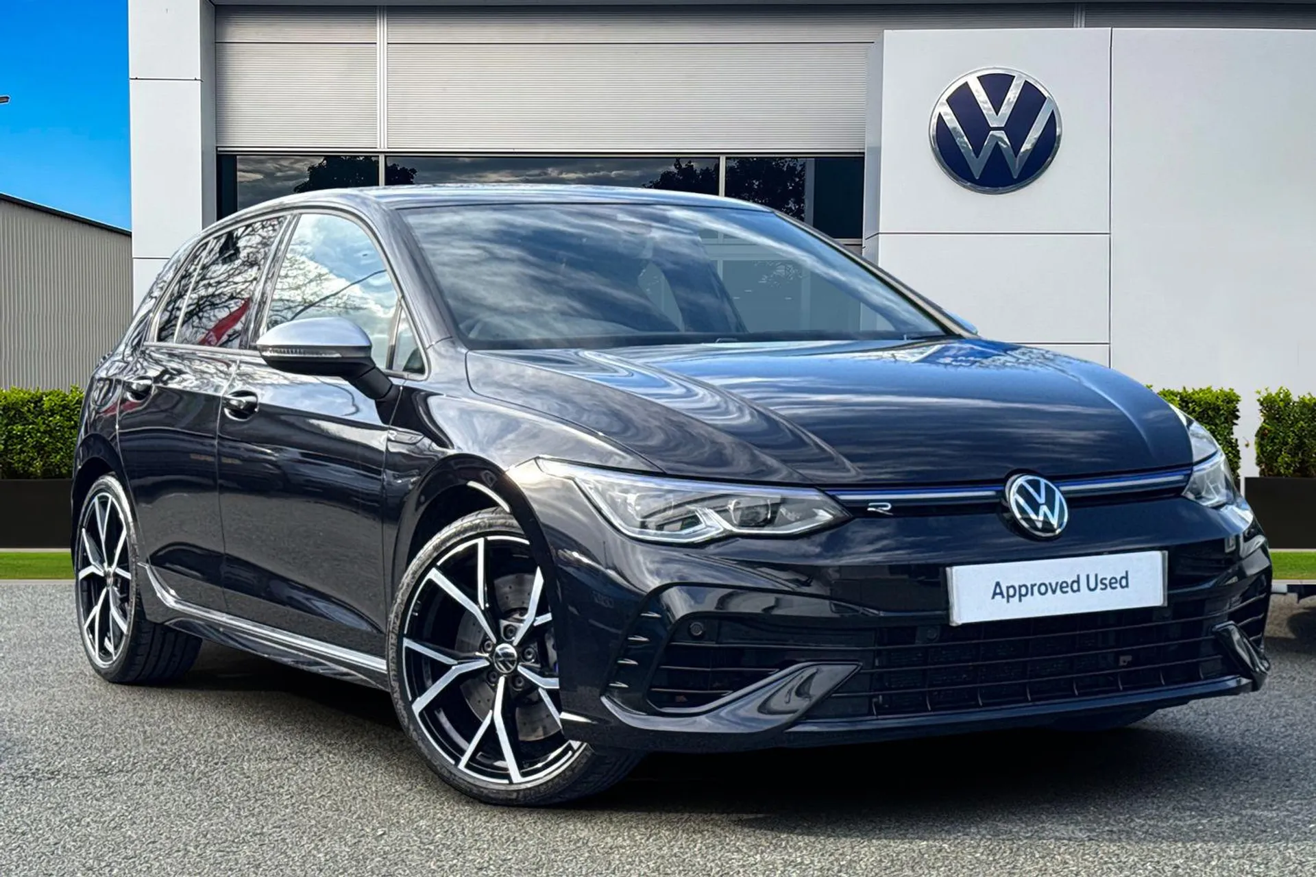 YS23NCU Volkswagen Golf R MK8 2.0 TSI 4Motion 320PS DSG 5 Dr | 19' Estorils | in stock at Crewe ...