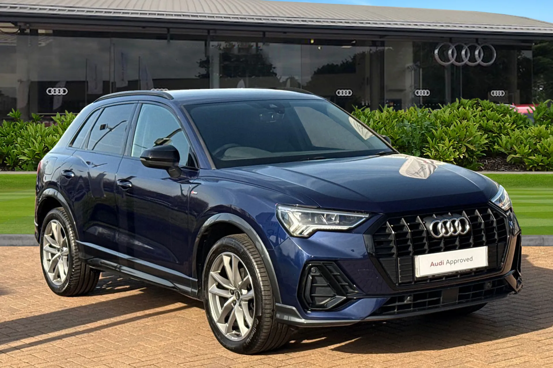 BG22MWM Audi Q3 Black Edition 35 TFSI 150 PS 6-speed in stock at ...
