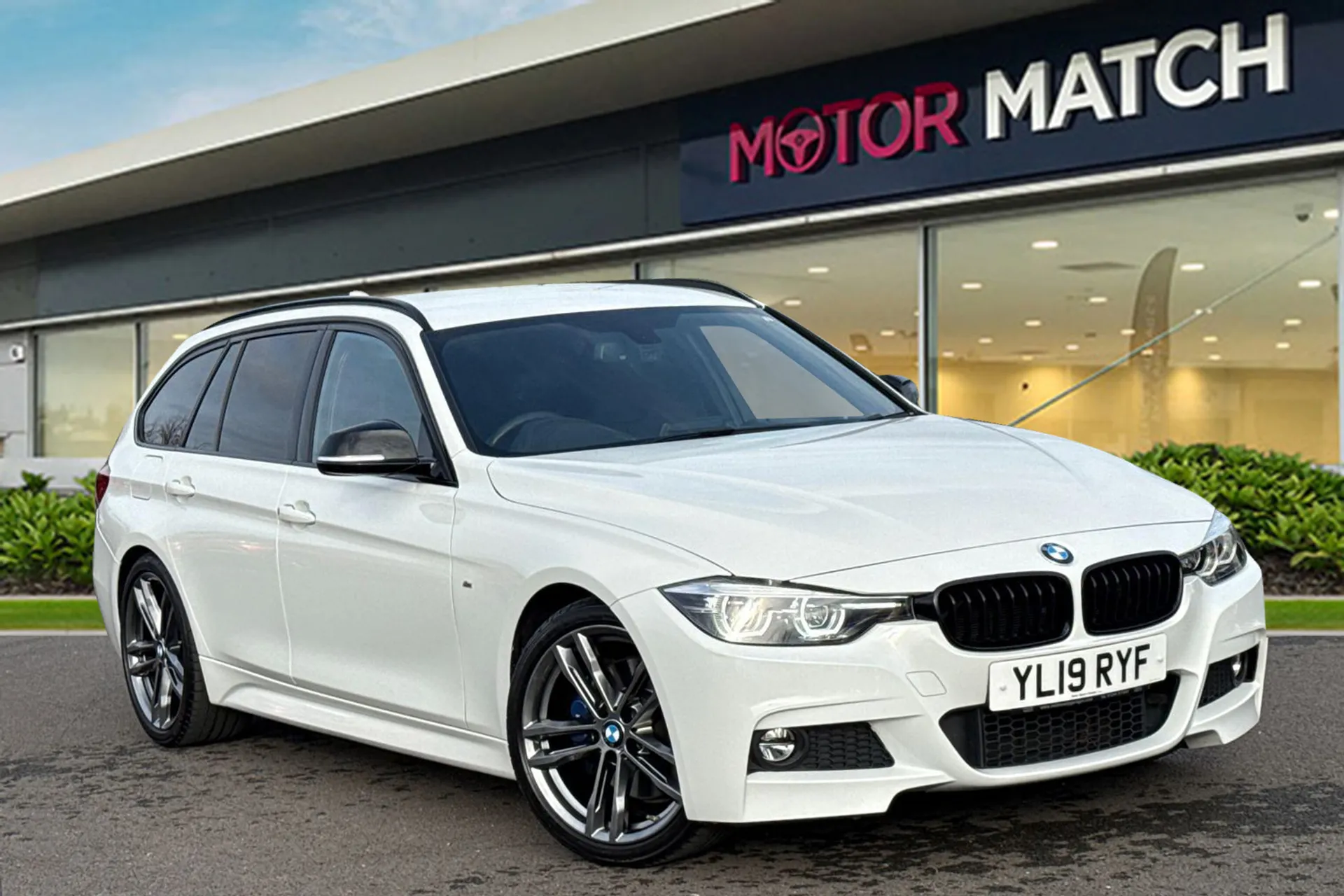 YL19RYF BMW 3 Series 2.0 320i M Sport Shadow Edition Touring Auto Euro 6 (s/s) 5dr in stock at ...