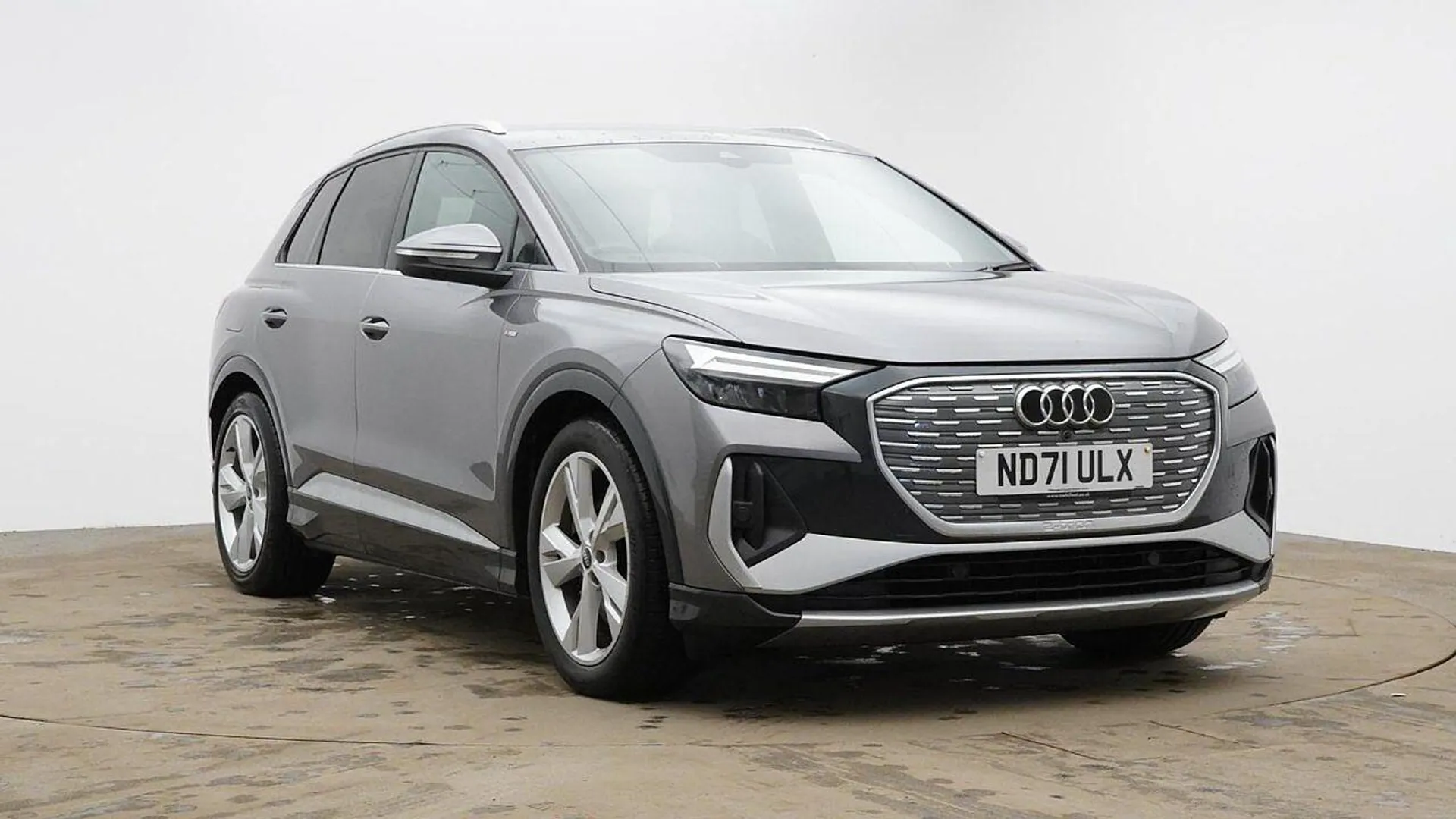 ND71ULX Audi Q4 e-tron Q4 S line 40 e-tron 150,00 kW in stock at Stafford Audi
