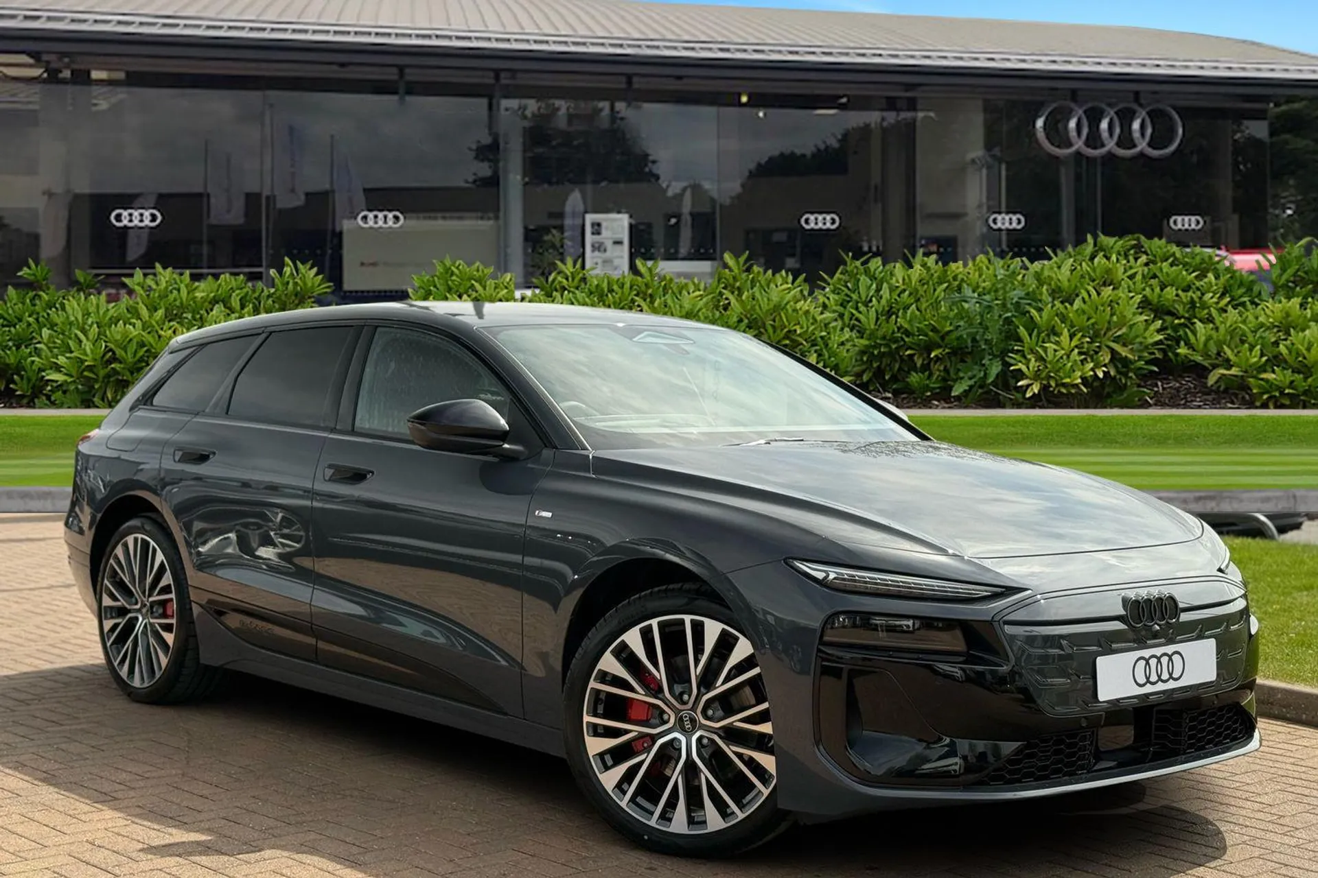 Audi A6 E-Tron Avant 100kWh Edition 1 Auto quattro 5dr in stock at Stafford Audi