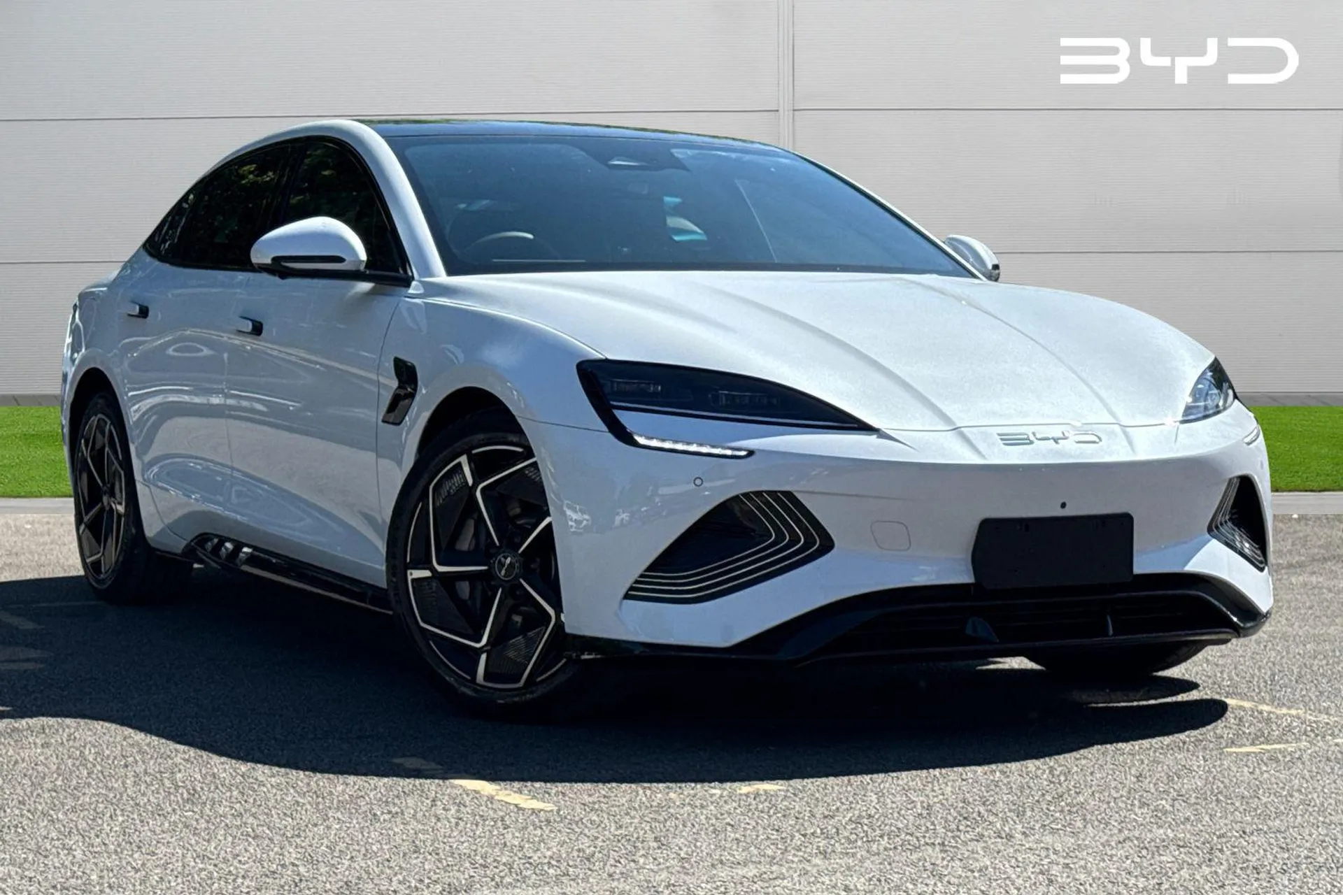 BYD Seal 82.5kWh Design Saloon 4dr Electric Auto (312 ps) in stock at ...