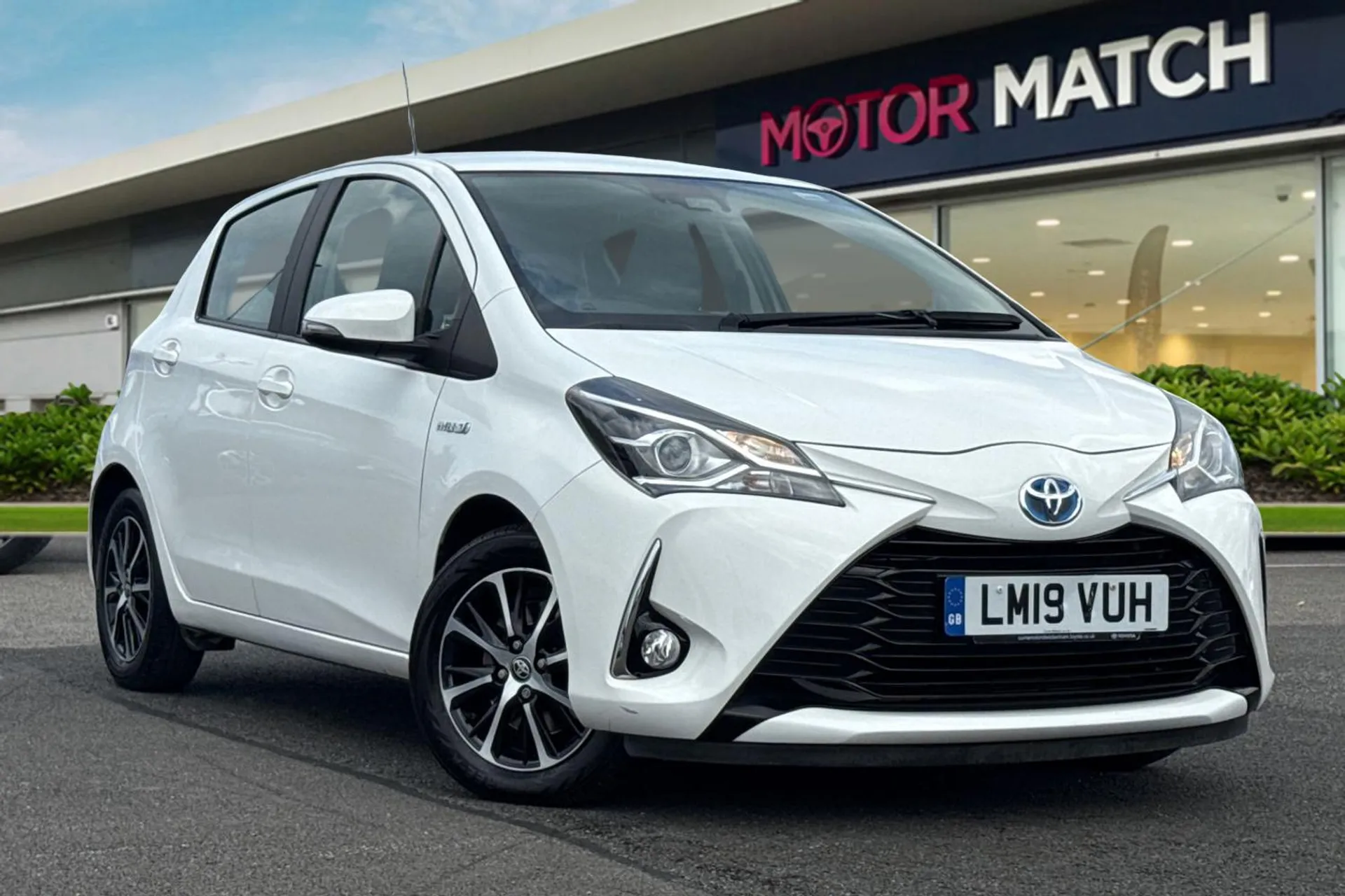 LM19VUH Toyota Yaris 1.5 VVT-h Icon Tech E-CVT Euro 6 (s/s) 5dr in ...