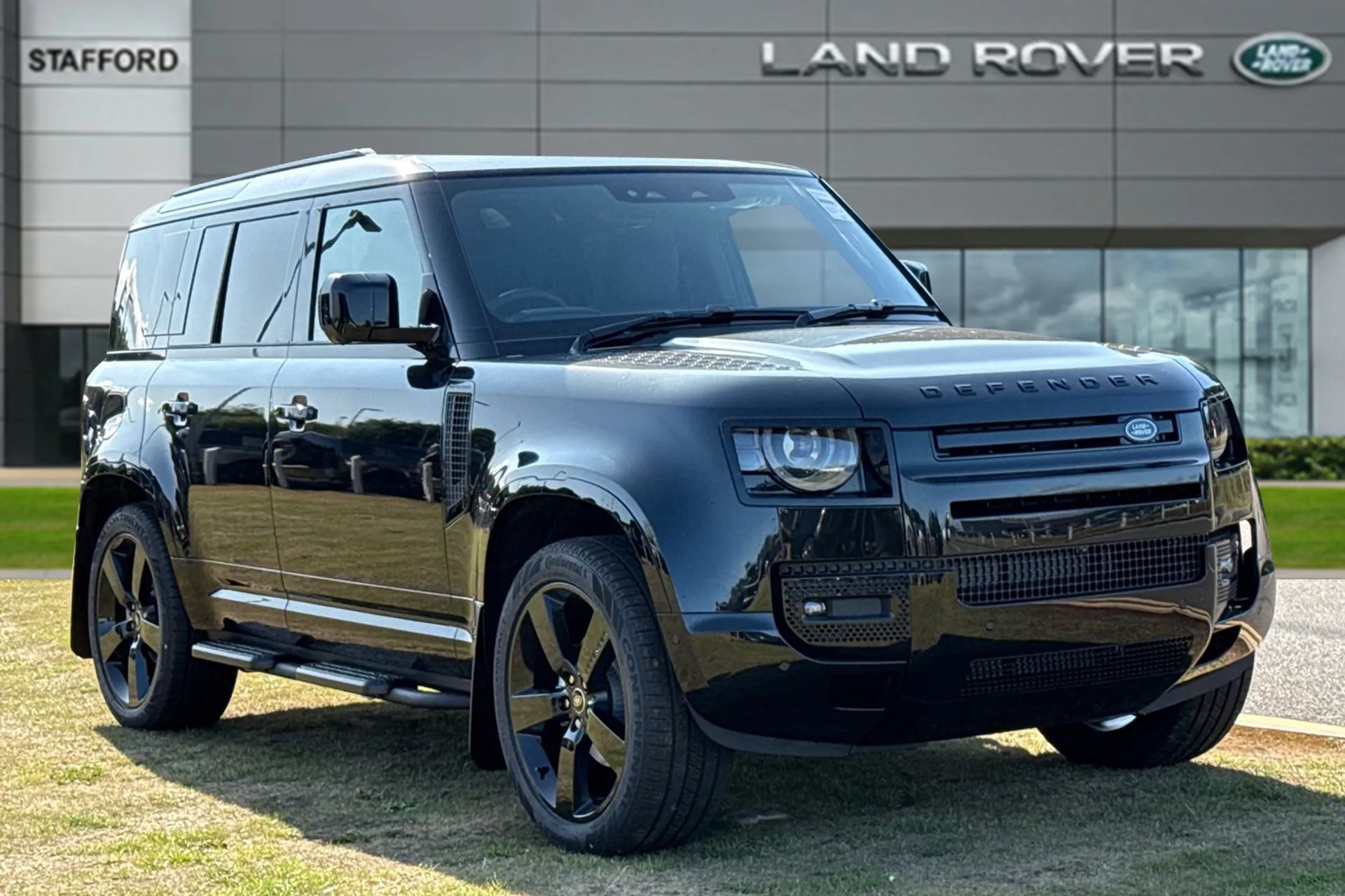 Land Rover Defender 110 3.0 D250 MHEV X-Dynamic HSE Auto 4WD Euro 6 (s ...