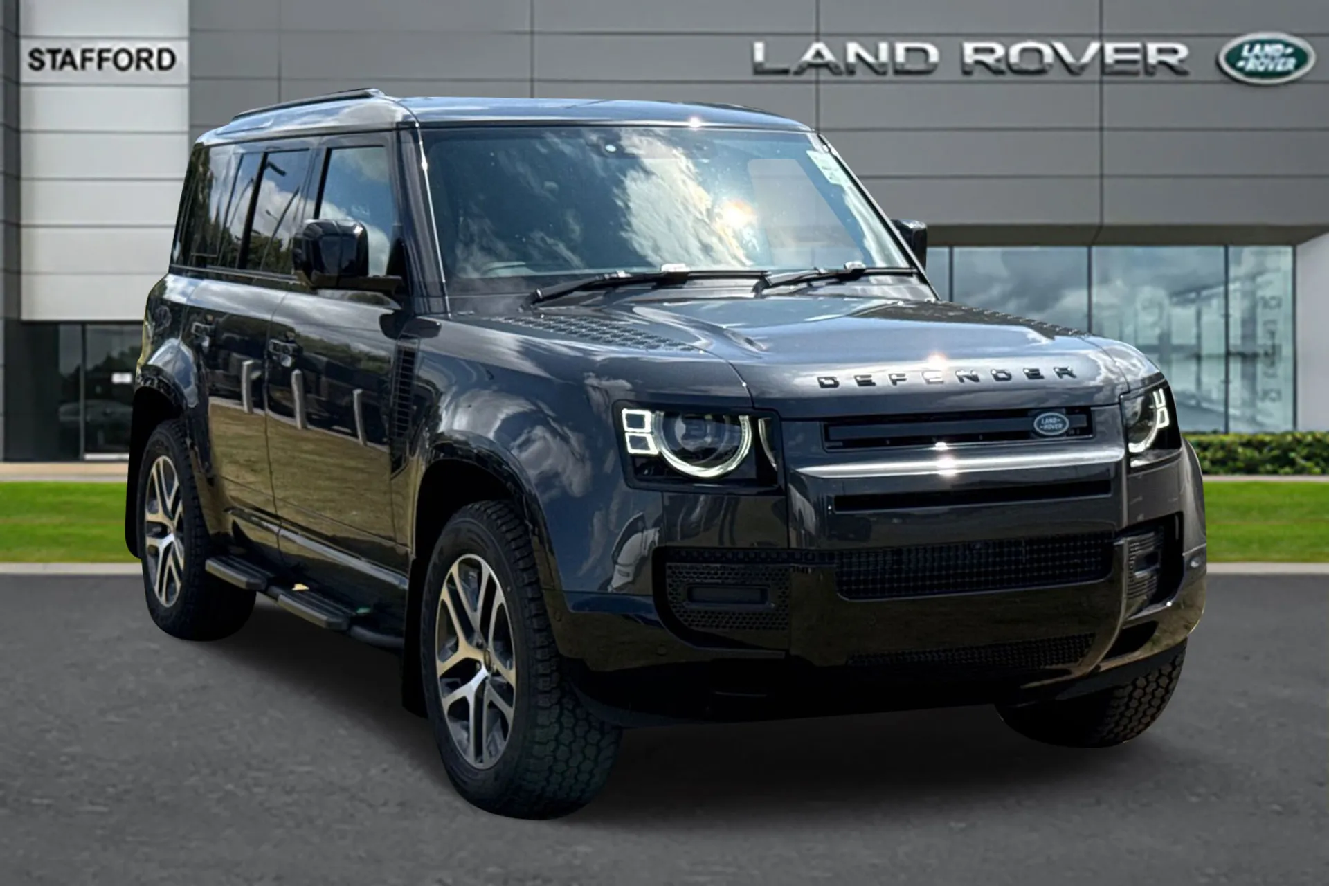 Land Rover Defender 110 3.0 D250 MHEV X-Dynamic SE Auto 4WD Euro 6 (s/s ...