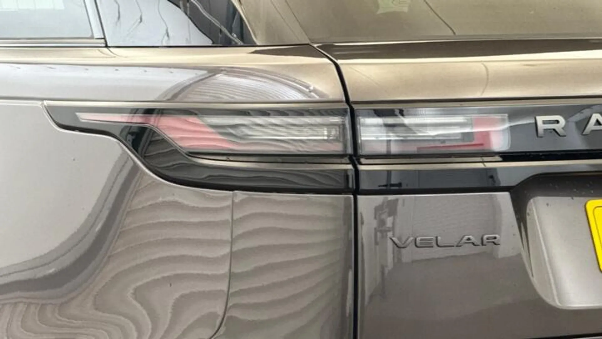 KS25RZD Land Rover Range Rover Velar 2.0 P400e 19.2kWh Dynamic SE Auto ...