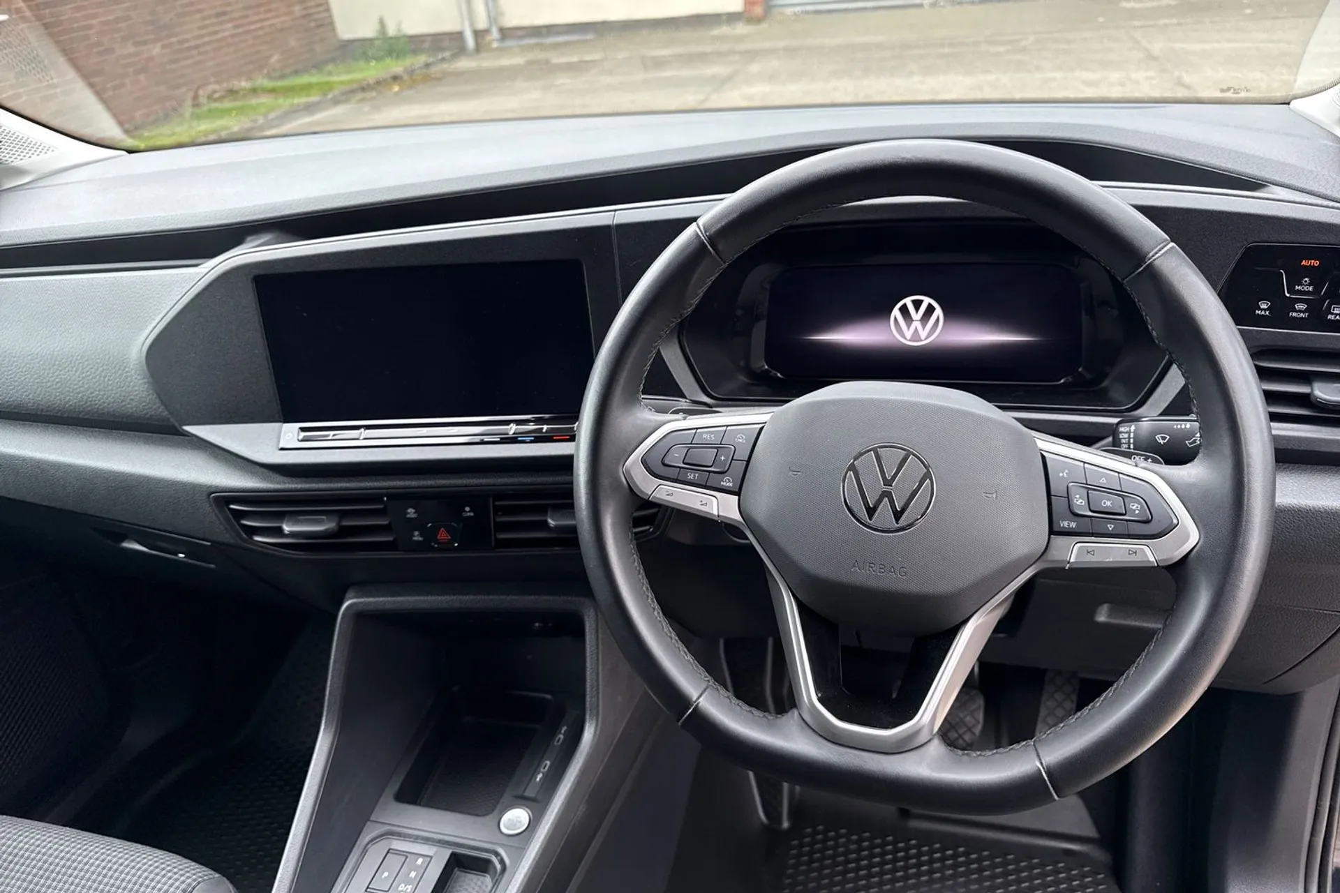 DF74KJV Volkswagen Caddy C20 Cargo Commerce Pro SWB 122 PS 2.0 TDI 7sp ...