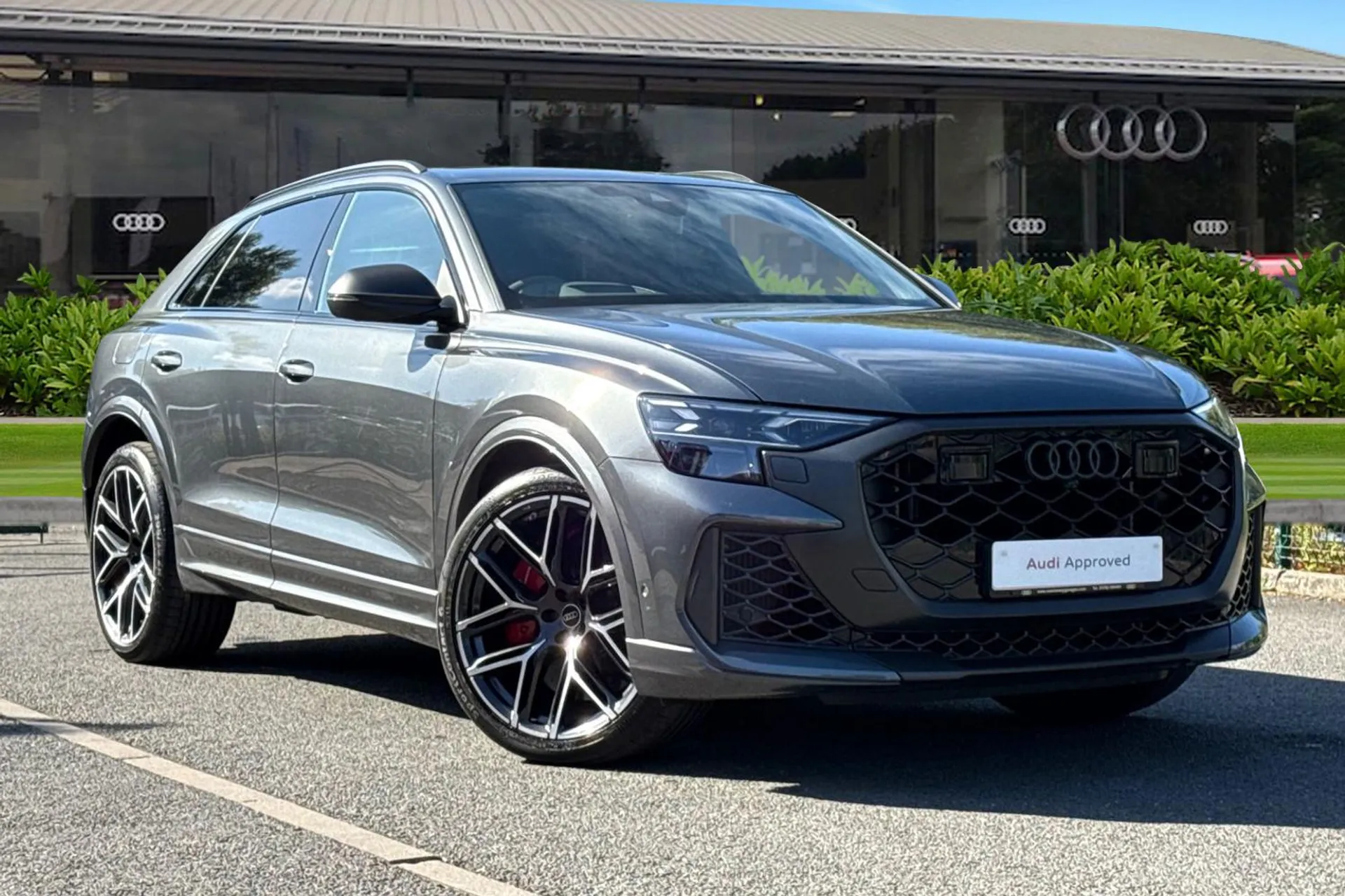 DL25XBX Audi RS Q8 SUV performance Carbon Black 640 PS tiptronic in ...