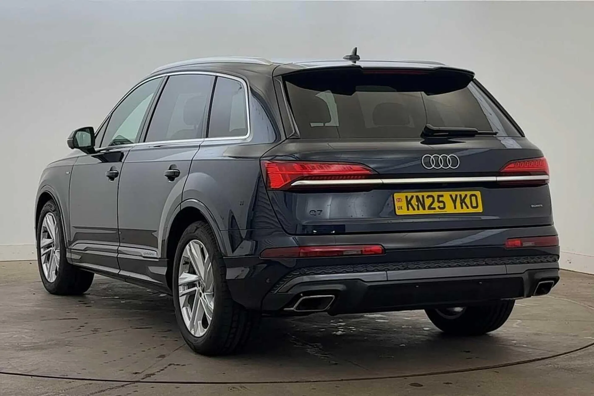 KN25YKO Audi Q7 SUV S line 50 TDI quattro 286 PS tiptronic in stock at Blackburn Audi