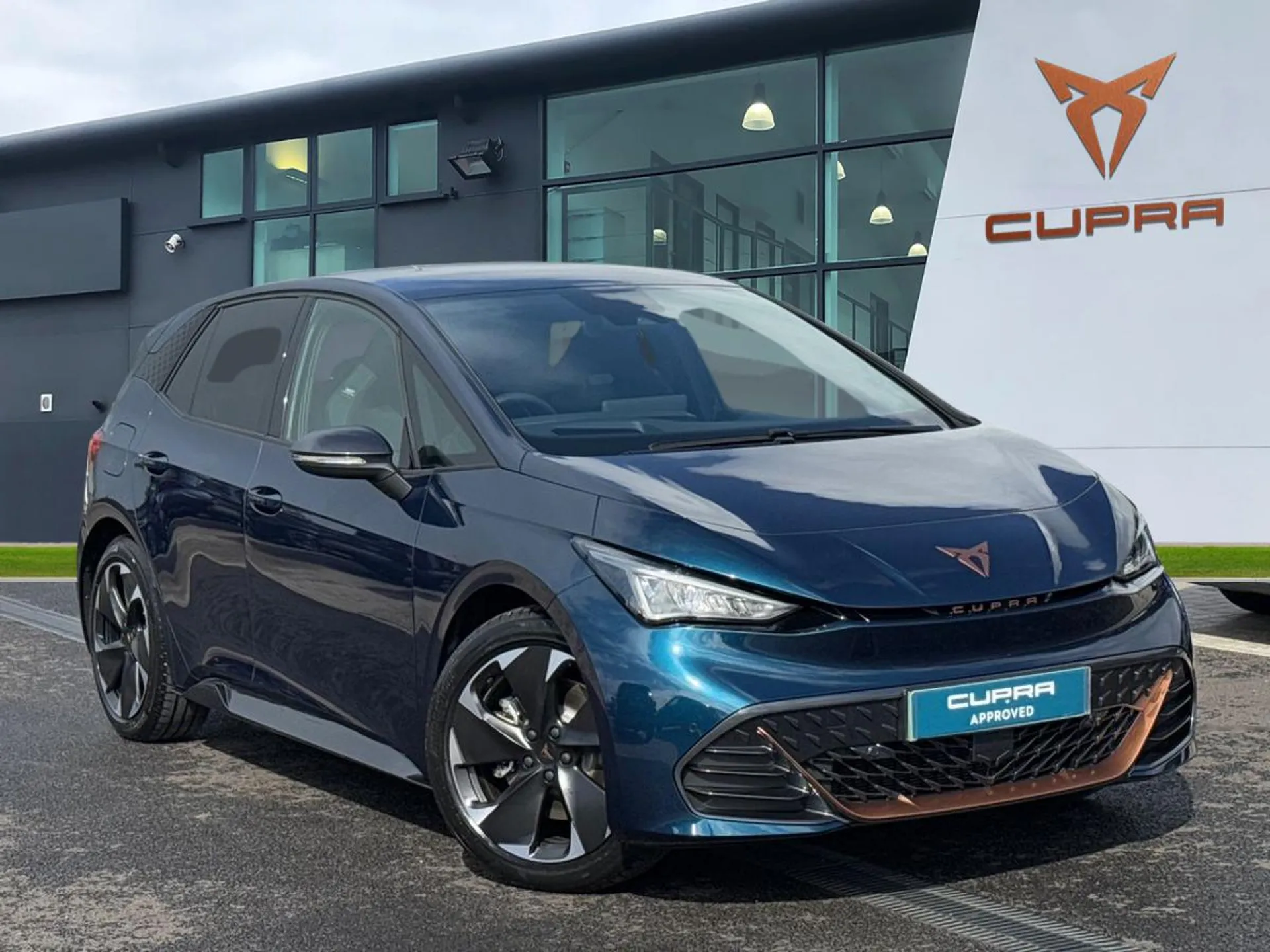 KJ25RMV CUPRA Born 170kW e-Boost V2 59kWh 5dr Auto ** DELIVERY MILEAGE ...