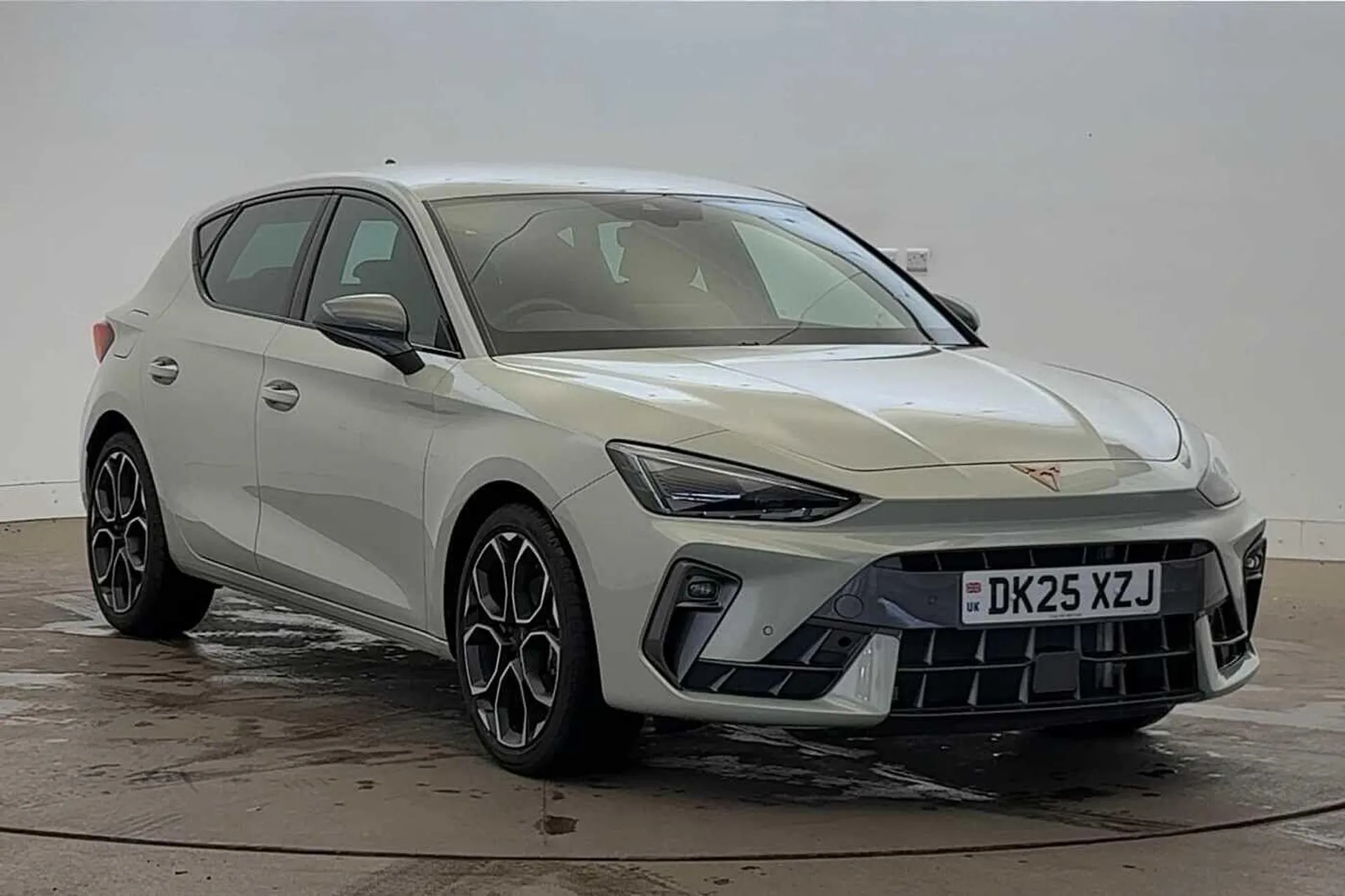 DK25XZJ CUPRA Leon 1.5 eTSI 150 V1 5dr DSG in stock at CUPRA Oldham