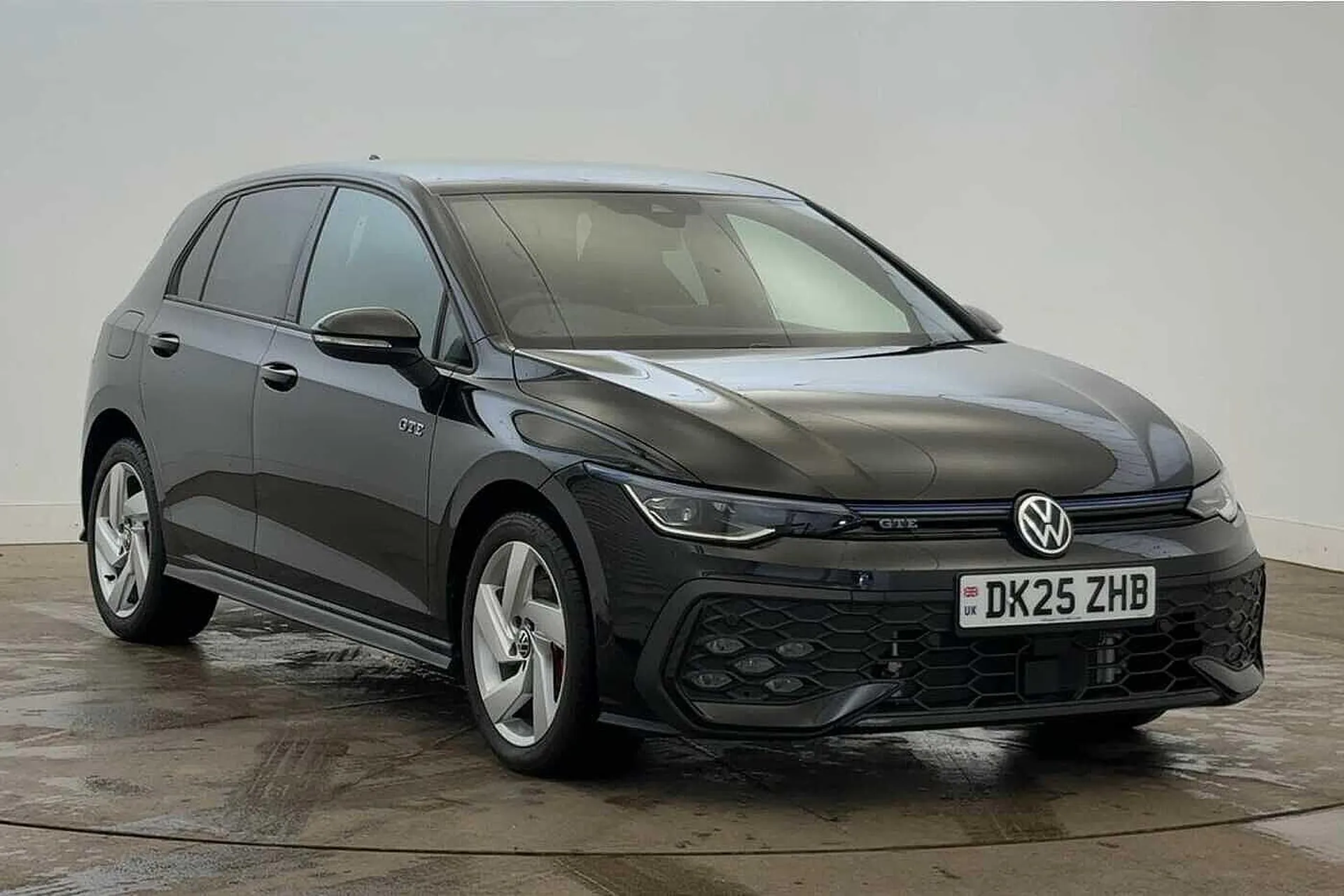 DK25ZHB Volkswagen Golf 1.5 TSI 272 GTE eHybrid 5dr DSG in stock at Oldham Volkswagen