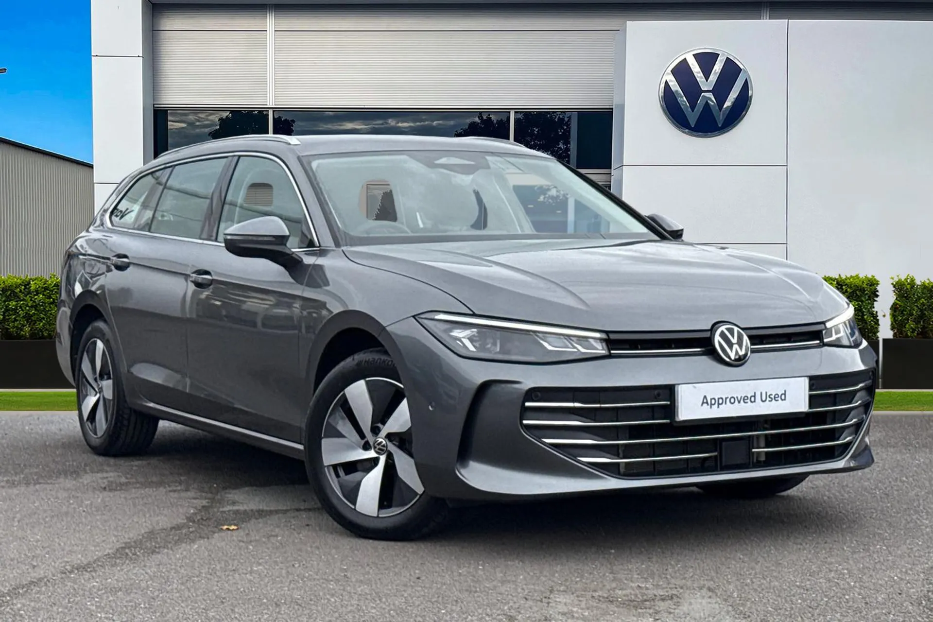 KY74WLC Volkswagen Passat 1.5 TSI eHybrid Life 5dr DSG in stock at ...