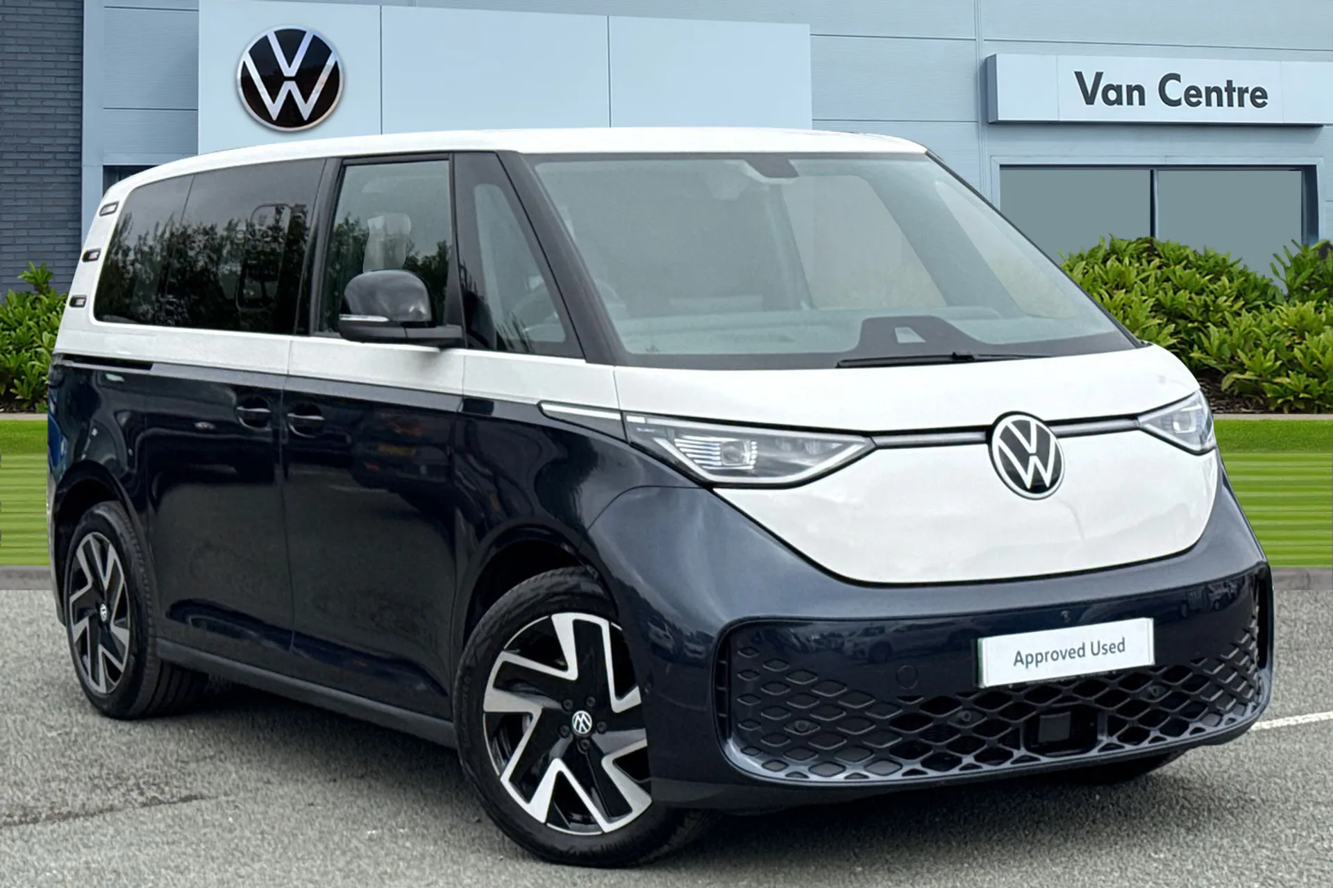 CX25LBF Volkswagen ID. Buzz 210kW Style Pro 79kWh 5dr Auto in stock at ...