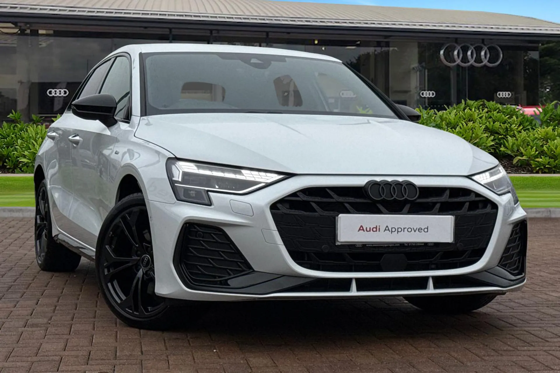 KY74DZH Audi A3 Black Edition 40 TFSI e 204 PS S tronic in stock at ...