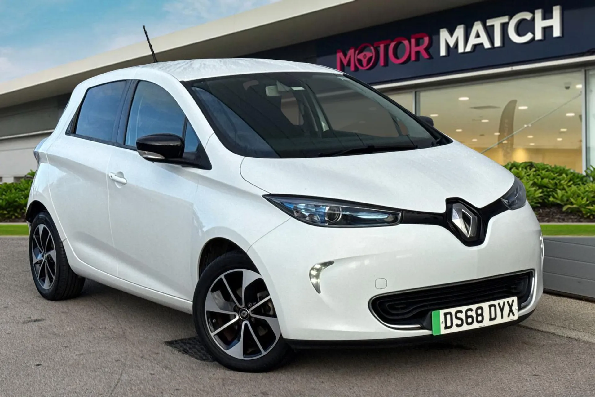 DS68DYX Renault Zoe R90 41kWh Dynamique Nav Auto 5dr (i) in stock at ...