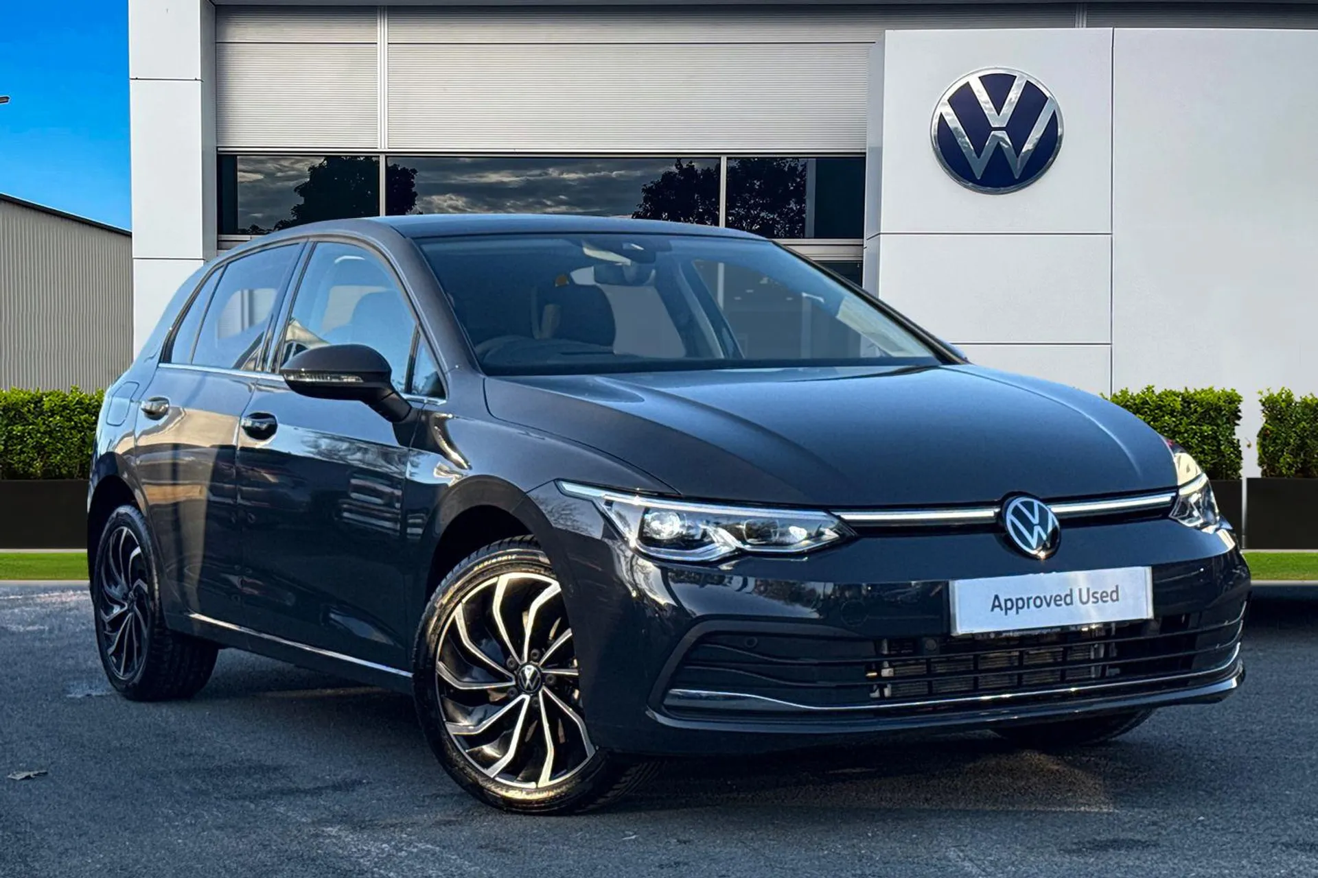 DE75WVF Volkswagen Golf 1.4 TSI eHybrid Style 5dr DSG in stock at Crewe ...