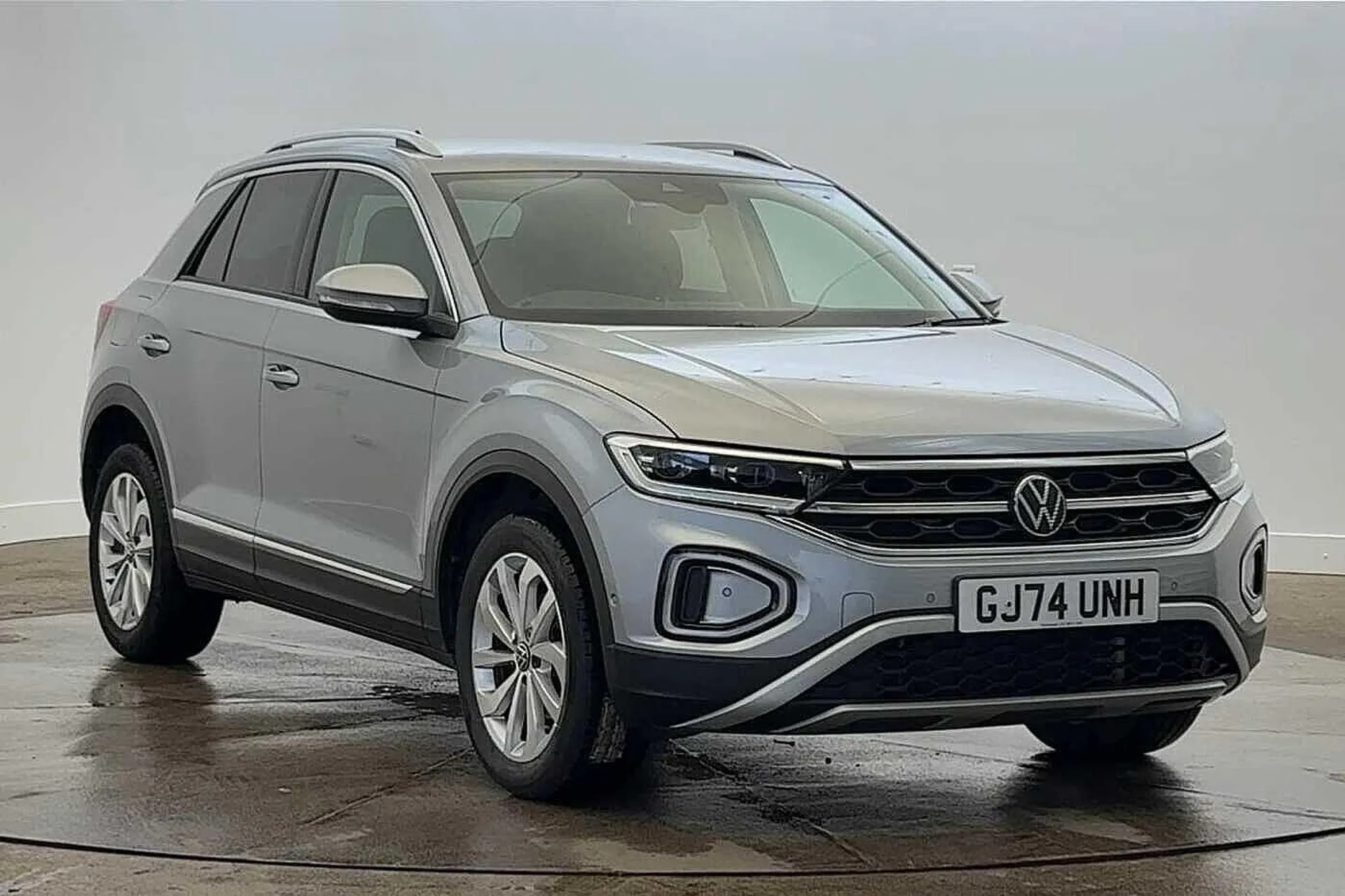 GJ74UNH Volkswagen T-Roc 1.5 TSI Style 5dr DSG in stock at Oldham Volkswagen
