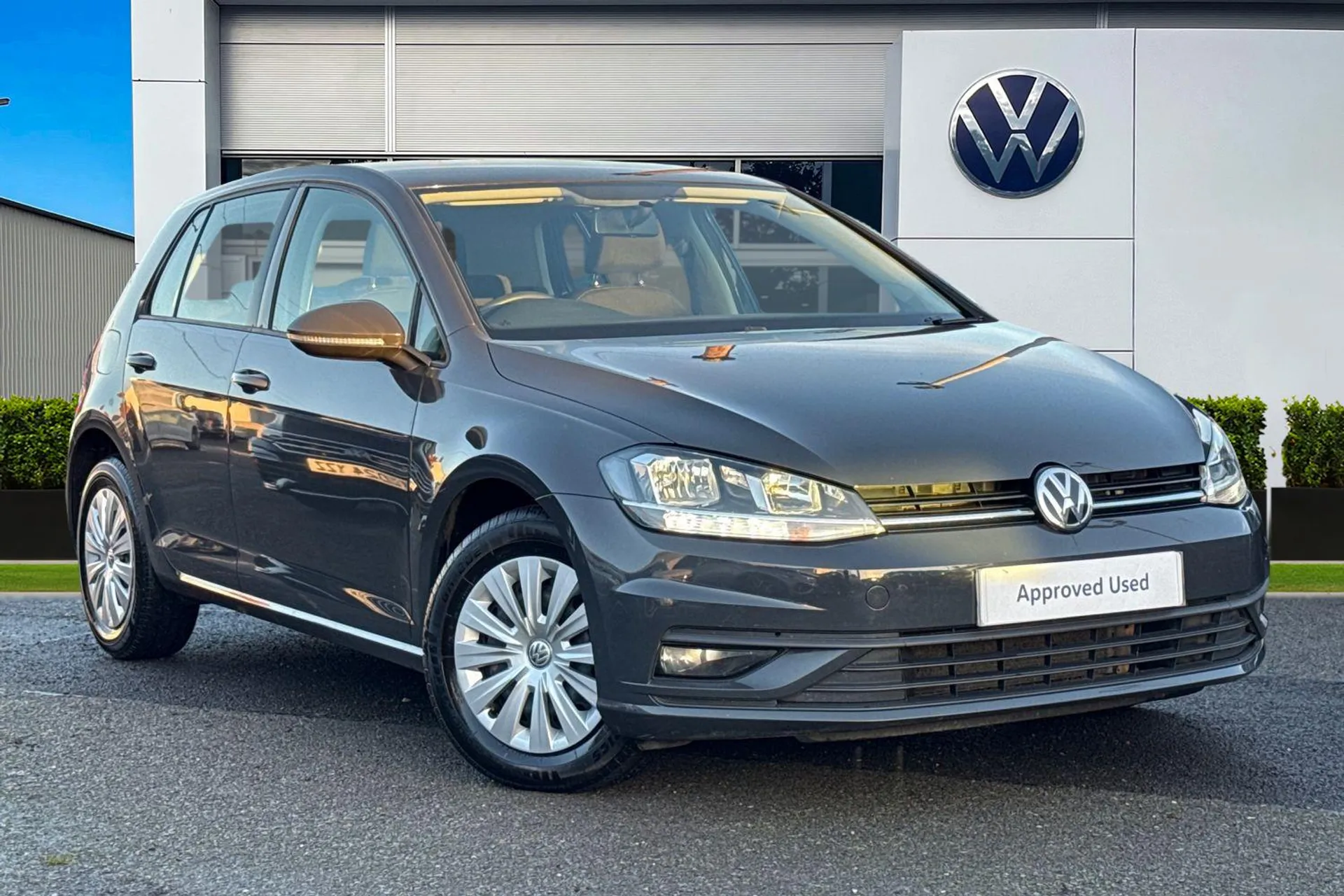 GF67JRX Volkswagen Golf 1.6 TDI S 5dr in stock at Wrexham Volkswagen