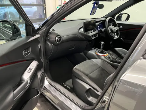 AK74LZC Nissan Juke 1.6 Tekna Auto Euro 6 5dr in stock at Smiths Nissan