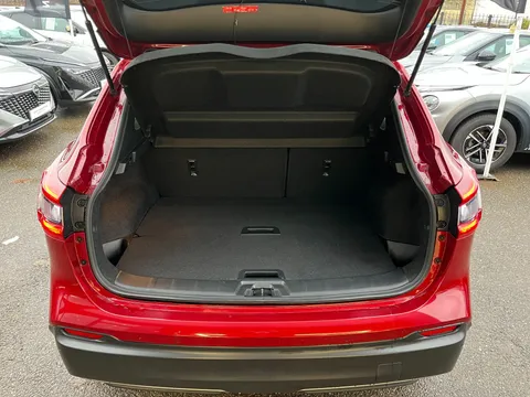 FY21EHC Nissan Qashqai 1.3 DIG-T MHEV Tekna+ XTRON Euro 6 (s/s) 5dr in ...