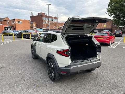 BK25KFZ Dacia Duster 1.6 Hybrid 140 Extreme 5dr Auto in stock at Dacia ...