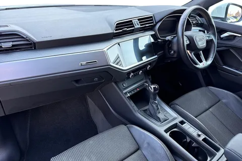 YC22HTZ Audi Q3 1.5 TFSI CoD 35 S line Sportback 5dr Petrol S Tronic ...