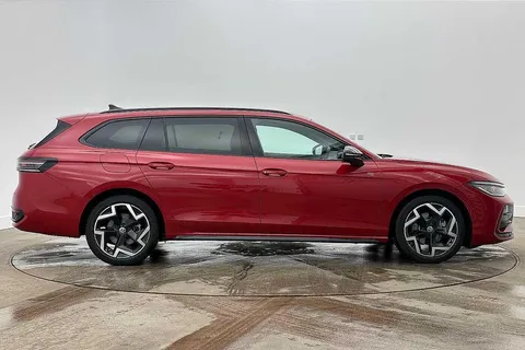 KY75ADV Volkswagen Passat 1.5 eTSI R-Line 5dr DSG⭐Tow Bar, Leather, Pan ...