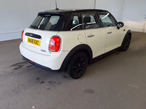 NA18XXC Mini Hatch 1.5 Cooper Euro 6 (s/s) 5dr in stock at Motor Match ...