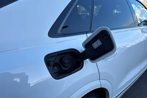 PX75XJO Audi Q8 (Q8) SUV Black Edition TFSI 507 PS tiptronic in stock ...