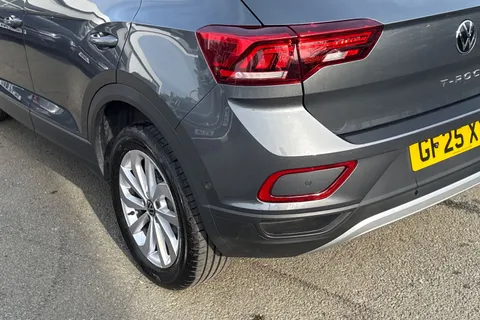 GF25XXU Volkswagen T-Roc 1.5 TSI Match 5dr | Rear Camera | Keyless ...