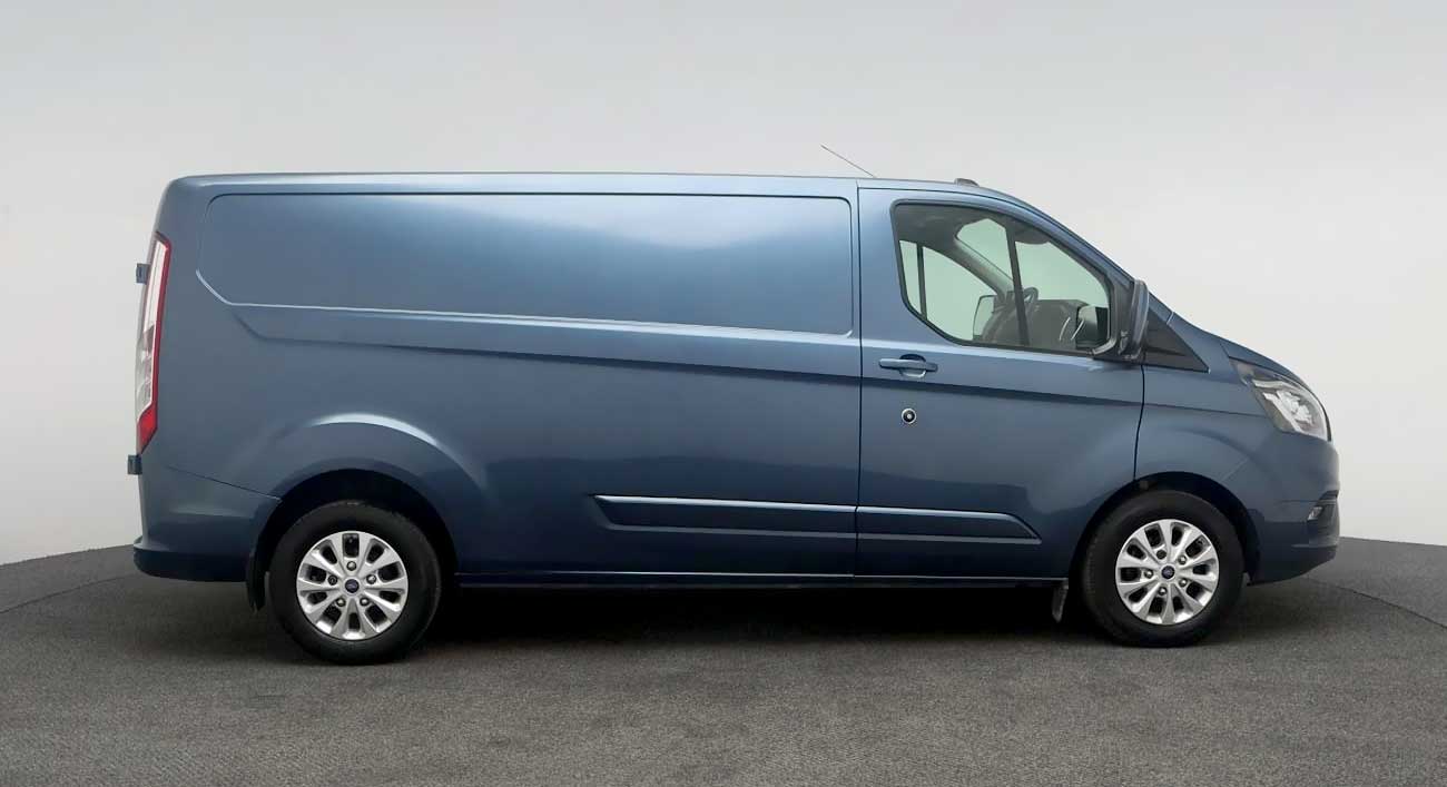 Ford Transit Custom vs Vauxhall Vivaro - Which is Best?